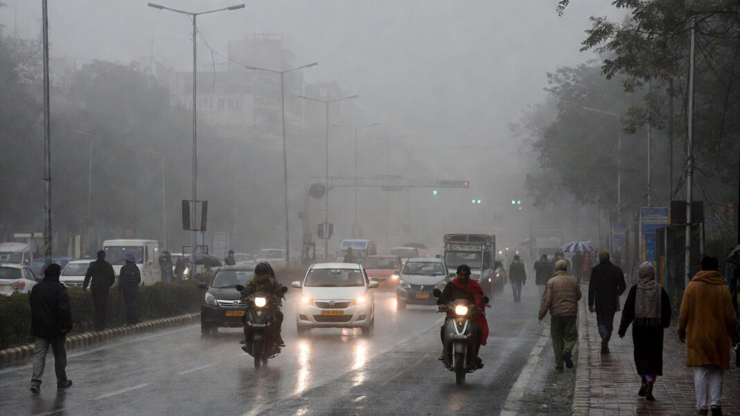 Delhi Weather Today: Rain, Dense Fog, Severe Cold Expected on January 1 ...